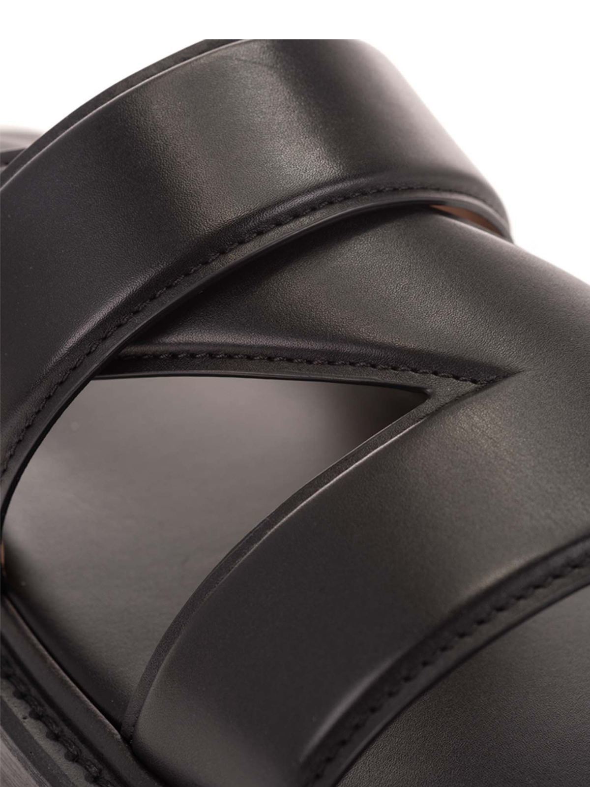 Bottega Veneta Woven leather slides in black | 651420VBSL01000